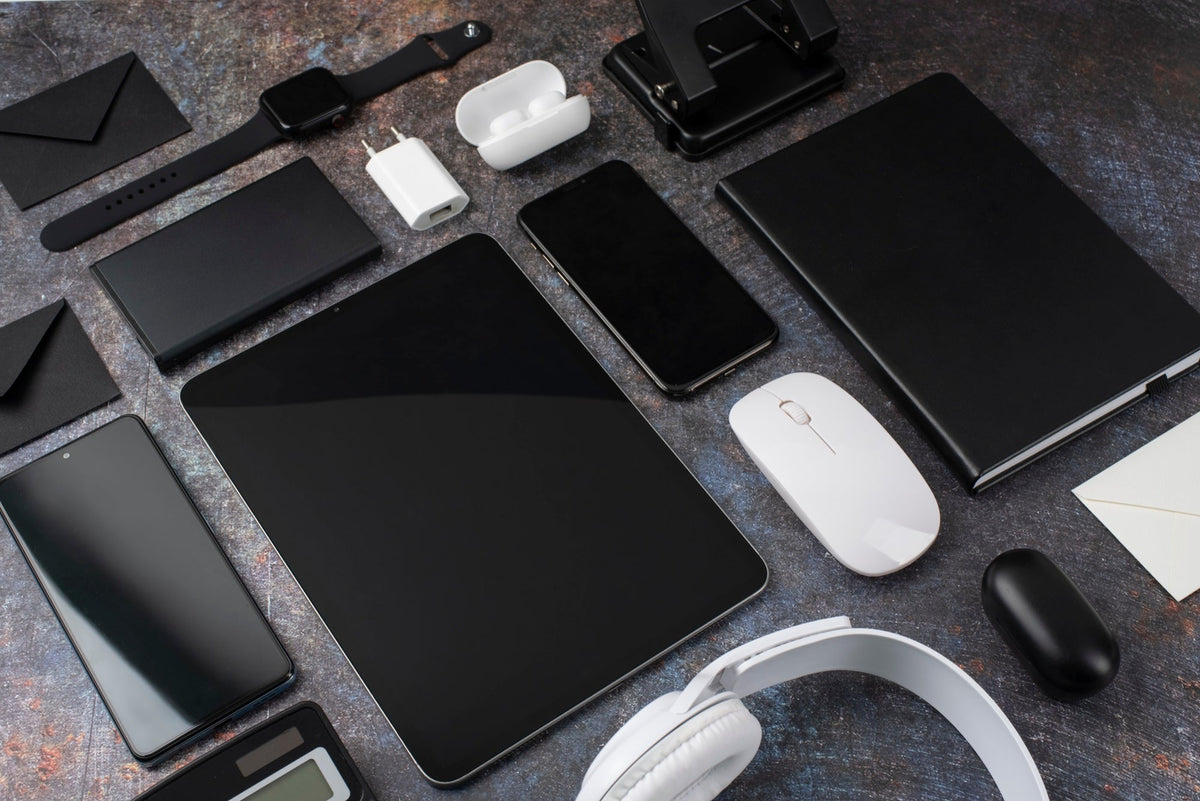 Top Trending Electronic Accessories in 2025: Must-Have Tech Essentials ...